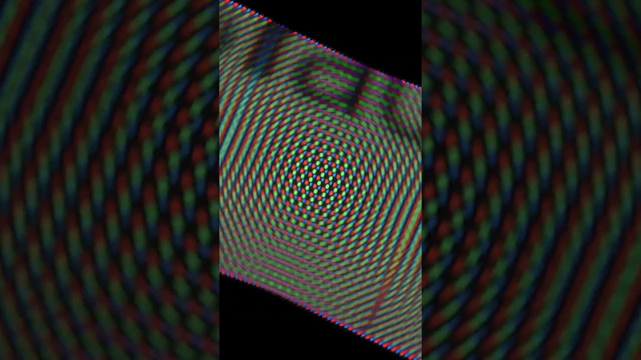 QD OLED Pixels Under a Microscope - HomeTechnologyReview