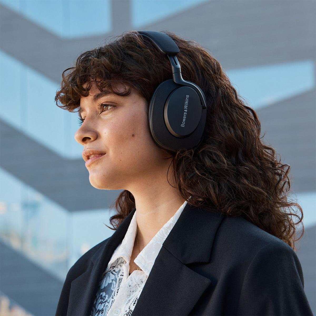 Nothing Headphone (1) Wireless Over-Ear Headphones vs Bowers & Wilkins Px7 S2e Wireless Over-Ear ...