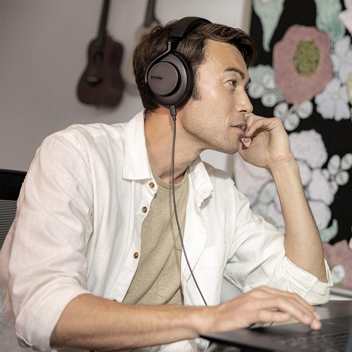 Beats Solo 4 Wireless On-Ear Headphones vs Shure Aonic 50 Gen 2 ...