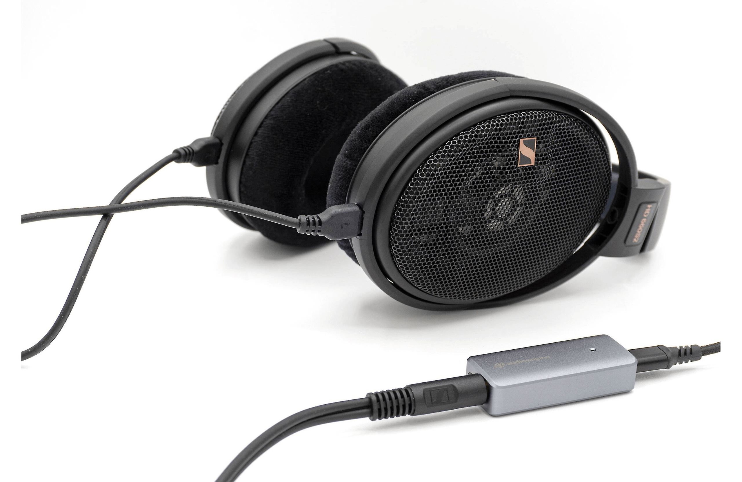 Audioengine’s HXL Is a Tiny DAC and Headphone Amp That Means Business (Just Don’t Call It a ...