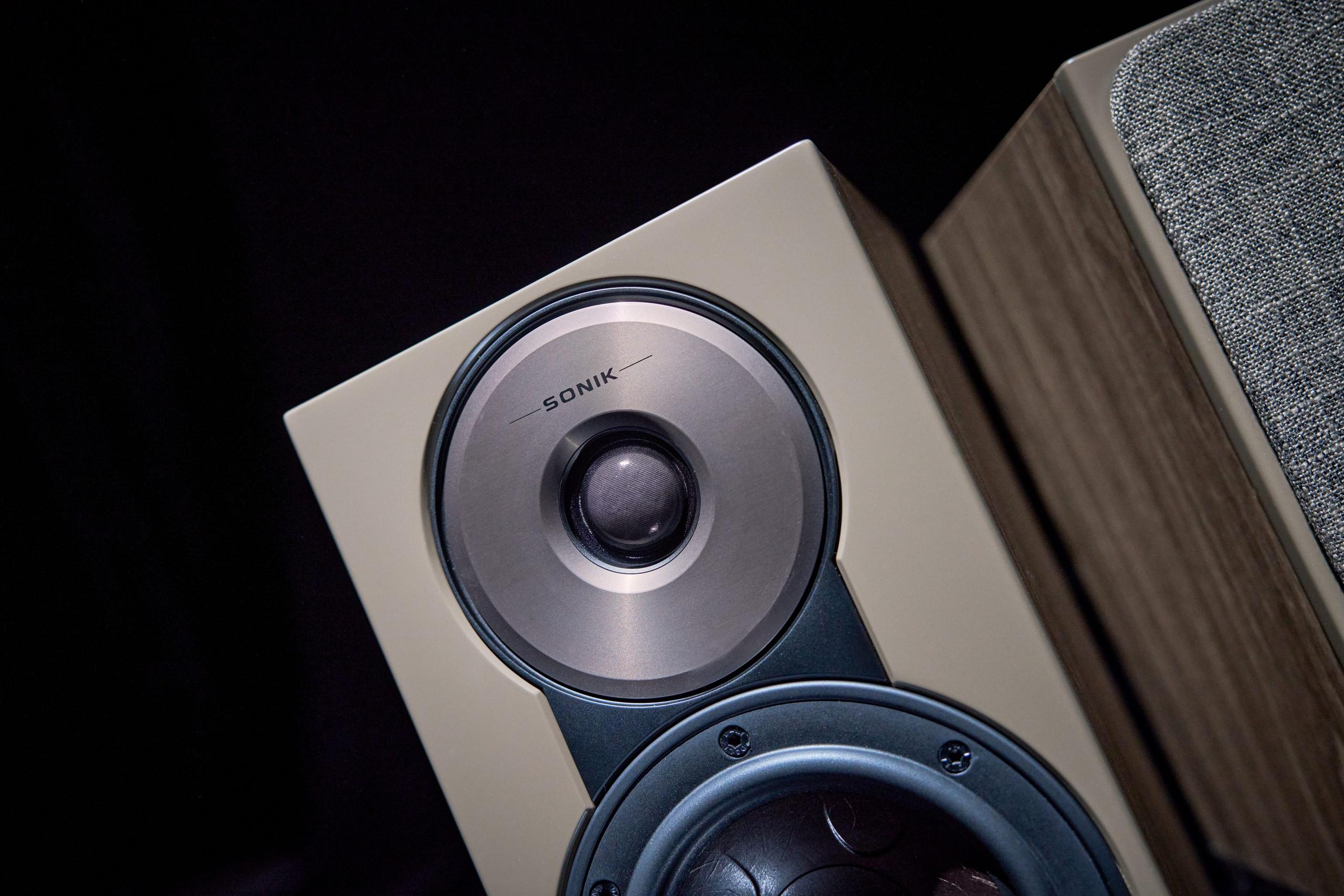 HTR Weekly Tech Roundup: Water-Cooled Projectors, 1,000Hz Monitors, and ...